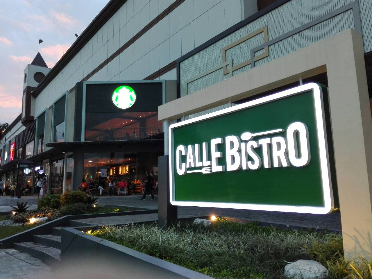 Calle Bistro Opens in Ever Commonwealth Mall!!! – The Hungry Chef